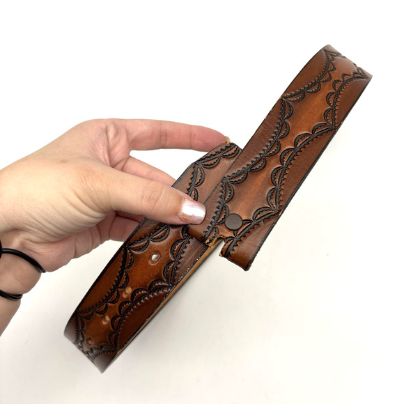 Unbranded | Accessories | Vintage 8s Scalloped Hand Tooled Brown ...